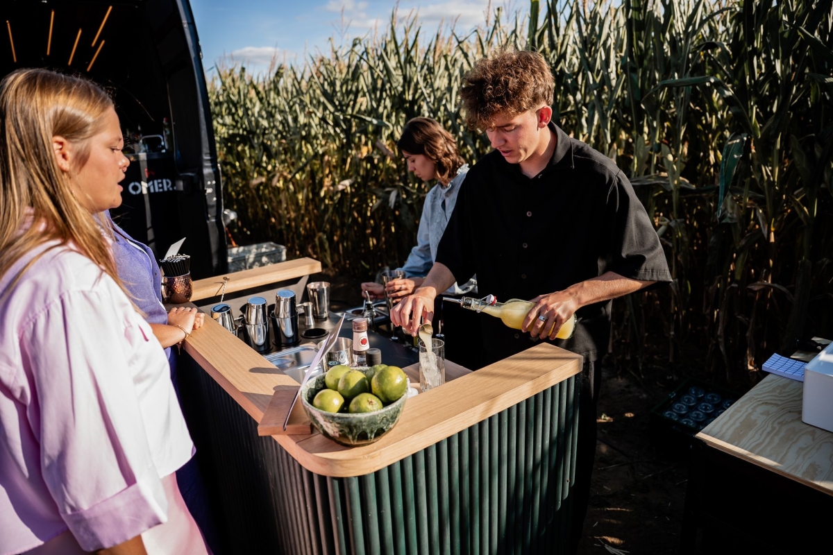 BOOZE 'N BASS - Foodtrucks - Salino.be