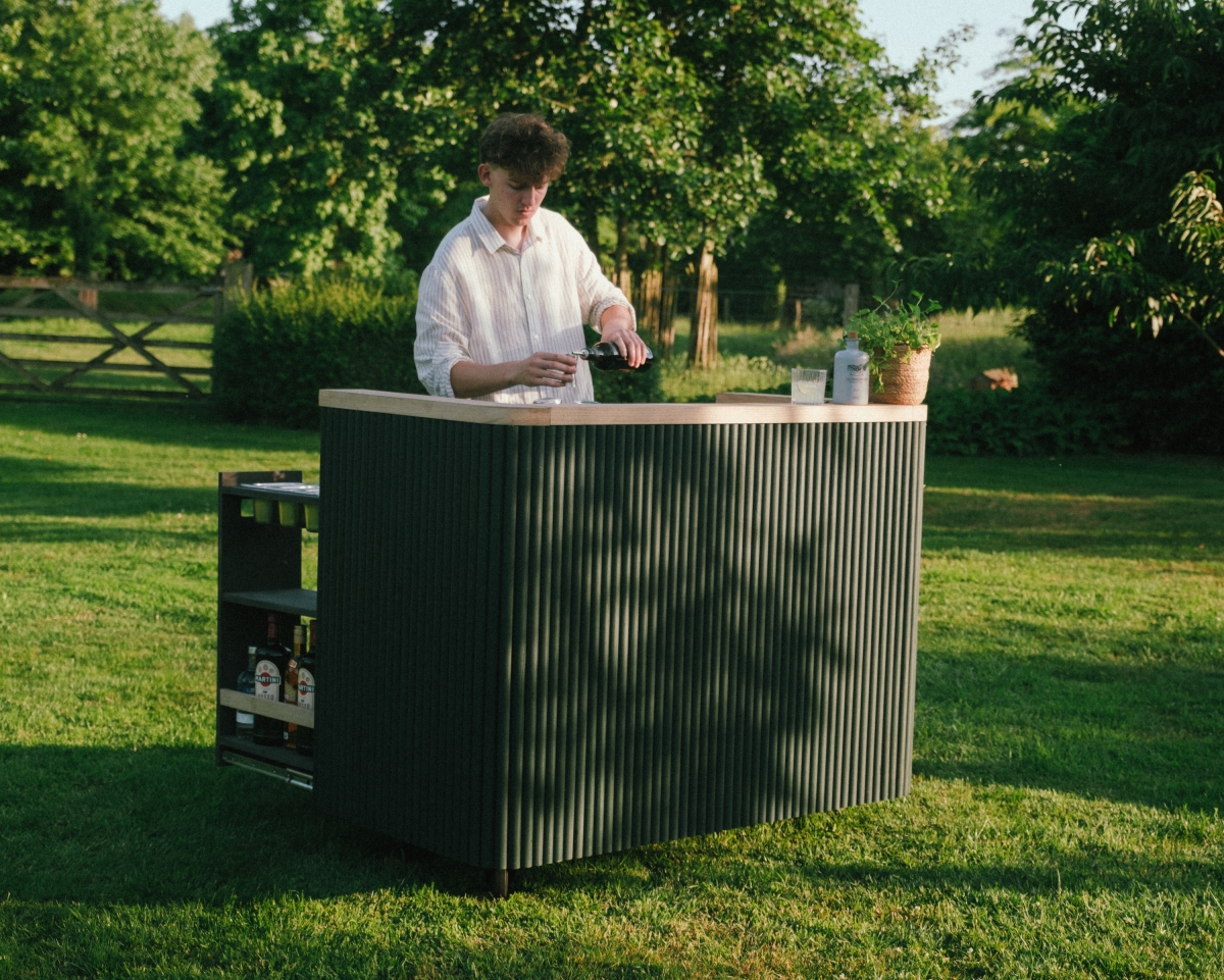 BOOZE 'N BASS - Foodtrucks - Salino.be